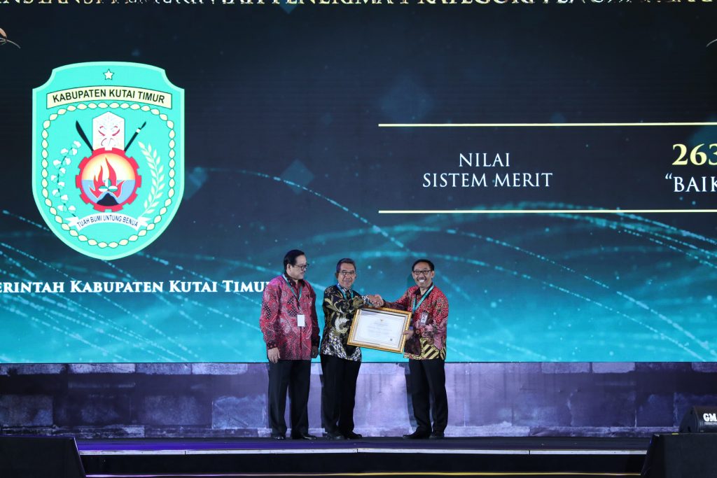 Terapkan Sistem Merit ASN, Pemkab Kutim Raih Anugerah Meritokrasi 2023 - RADAR KUTIM